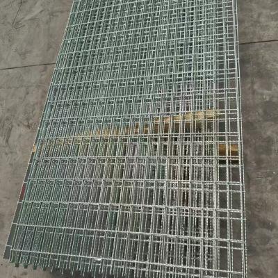 Cina La superficie è una griglia d'acciaio argento seghettata con un buon collegamento in vendita