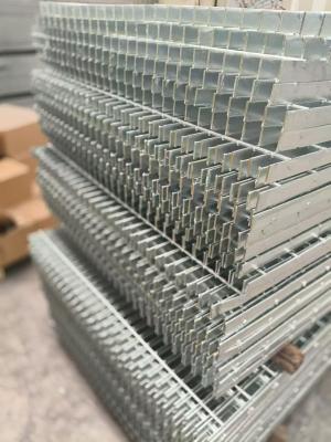 중국 기계 작업장에서 사용되는 지그 자그 철열에 대해 미끄러지지 않는 가벼운 무게 판매용