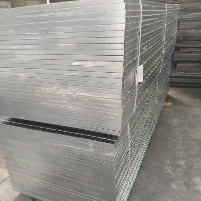 China Korrosionsbeständige, gezackte Stahlgitter mit Lüftungsmerkmalen zu verkaufen