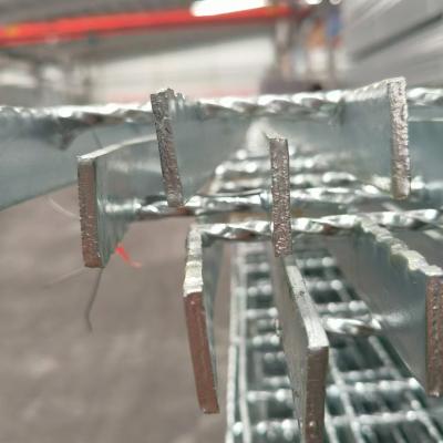 China Geventileerde en warmteafvoerende stalen roosterplaat voor optimale prestaties en efficiëntie Te koop