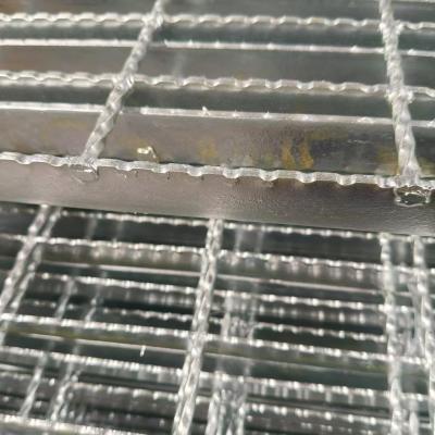 China Geventileerde en warmteafvoerende stalen roosterplaat voor optimale prestaties en efficiëntie Te koop