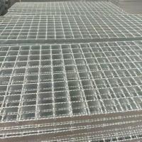 China Custom Welded Steel Grid Mesh Non Slip Heavy Duty 30mm 40mm Spacing for Industrial Flooring for sale