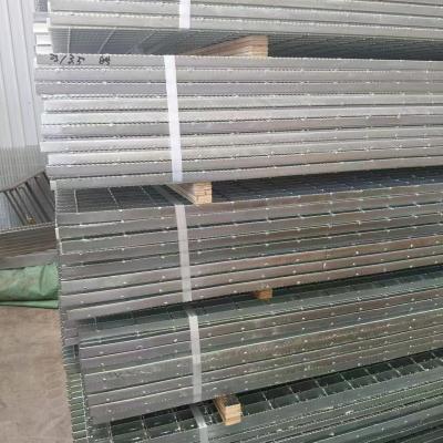 Chine 3mm Hot Dip Galvanized Steel Grating With 30mm Bearing Bar Spacing And Pitch à vendre