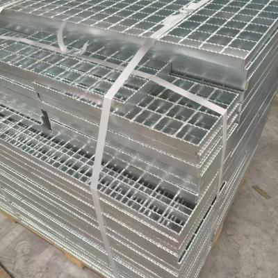Chine 2mm-12mm Heavy Duty Load Bearing Metal Grating Custom Serrated Steel Grating à vendre