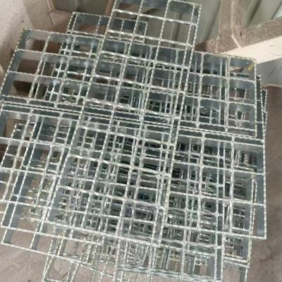 Chine 30mm Pitch Steel Flat Bar Grating Security Fence à vendre