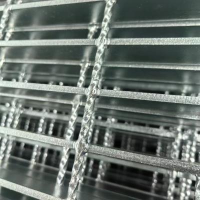 China Smooth Silver Bearing Bar Galvanized Flat steel grating with 3mm Crossbars for sale