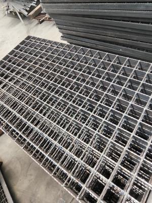 China 3 mm gelast industriële stalen rooster gegalvaniseerd/glad oppervlak voor verschillende toepassingen Te koop