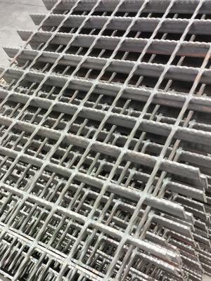 China 3 mm gelast industriële stalen rooster gegalvaniseerd/glad oppervlak voor verschillende toepassingen Te koop