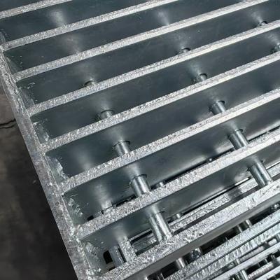 China YB/T4001.1-2007 Standaard 30 mm niet-glijdend stalen vloergratten met helder oppervlak Te koop