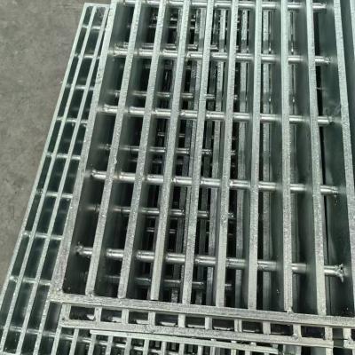 China 3 mm gelast staal vloer dekroet Duurzaam warm gegalvaniseerd platte staaf Te koop