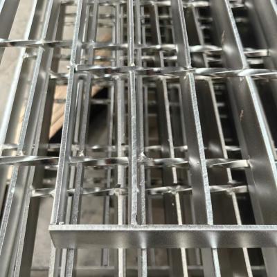 China 3 mm glad warm gegalvaniseerd YB/T4001.1-2007 roestvrij staal industriële stalen rooster Te koop