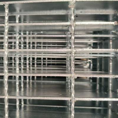 Китай Нескользящие 11-W-4 Мегкие стальные решетки для влажных зон, обеспечивающие стабильность и безопасность продается