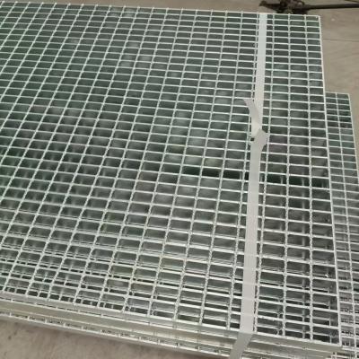 Китай Нескользящие 11-W-4 Мегкие стальные решетки для влажных зон, обеспечивающие стабильность и безопасность продается