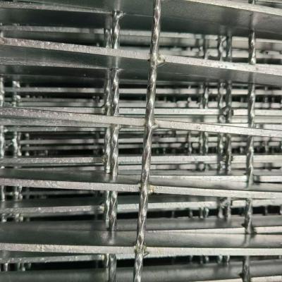 China Rutschfeste Stahlgitter für Rampen und Steigungen: Sicherstellung einer sicheren Durchfahrt zu verkaufen