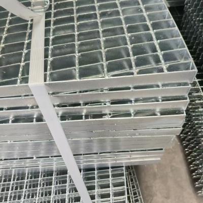 China Rutschfeste Stahlgitter für Rampen und Steigungen: Sicherstellung einer sicheren Durchfahrt zu verkaufen