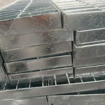 Китай Противоскользящие стальные решетки с бриллиантовым рисунком: обеспечение устойчивого основания продается