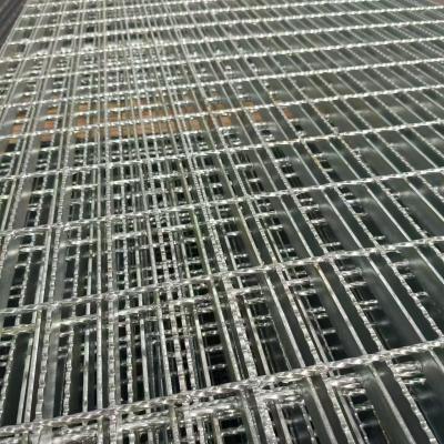 China Poederbedekte stalen roosters: glad, aantrekkelijk en duurzaam Te koop