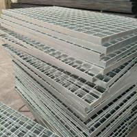 China Heavy Duty Steel Grating 32x5mm Anti-Slip Ventilated Floor Grating for Industrial Drainage for sale