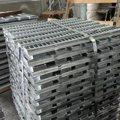 China Non Skid Square Steel Grating With Customizable Durability for sale