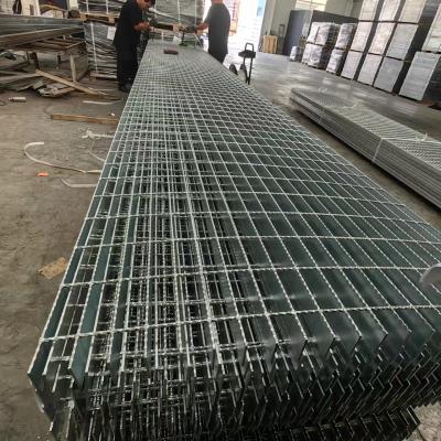 중국 현대적인 30mm Pitch 산업 평평 스틸 Grating 밝은 부드러운 표면 판매용