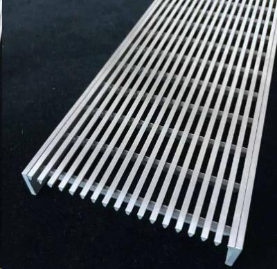 Chine 30 mm Bar de roulement espacement anti-rouille grille en acier pour une surface durable et résistante à la rouille à vendre