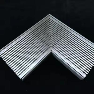 Chine 30 mm Bar de roulement espacement anti-rouille grille en acier pour une surface durable et résistante à la rouille à vendre