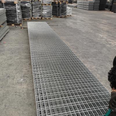 China Grelha de aço serrilhada simples de carga pesada Capacidade de carga 2 mm-5 mm Espessura à venda