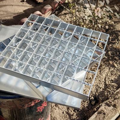 中国 3mmクロスバー厚さ 滑り切れない格子 油や化学物質に耐える床に最適 販売のため