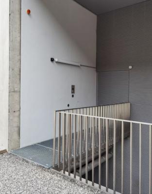 China Q345 Grade Non Slip Flat Bar Type Steel Grating Platform For Safe Durable Flooring Solution for sale