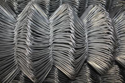 China Varies Chain Link Fencing Ultimate Combination Of High Strength And High Flexibilitymetal mesh fencechain link wire mesh fence for sale