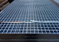 China Welded Steel Bar Grating for Platform Walkway Hot Dip Galvanized 25x5mm Bearing Bar for sale