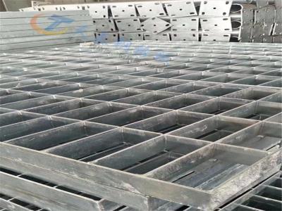 중국 HDG 아주 튼튼한 계단 걸음 톱니 모양 스틸 그레이팅 판매용