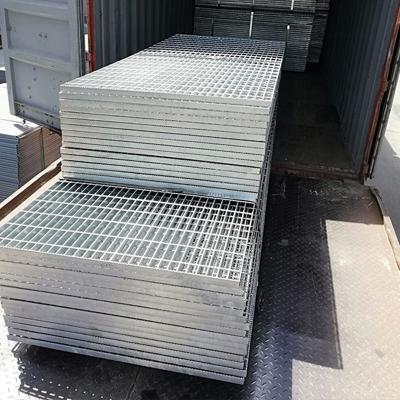China Caliente sumergido galvanizó la reja de acero soldada con autógena para el uso multi en venta