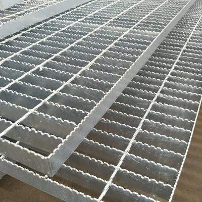 China 32X5X3 galvanisierte gezacktes Stahlstangen-Gitter zu verkaufen