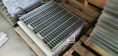 China Standaardiso9001 Getande Antislip Grating van het Samenstellingsstaal for sale