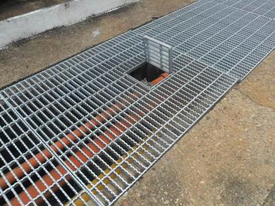 Chine Le plancher discordant en acier 3mm industriel inoxydable de plate-forme d'escaliers a galvanisé à vendre