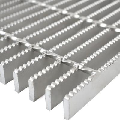 China Serrated Stainless 316 Heavy Duty Steel Grating For Drainage for sale