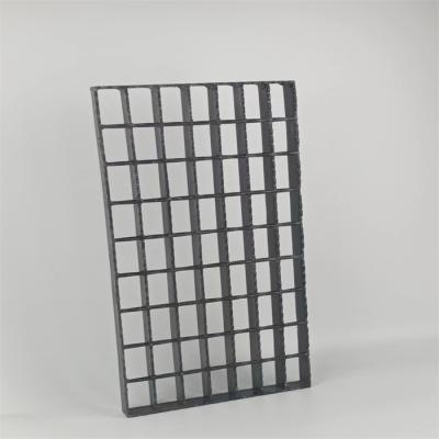 Chine Grille en acier dentelée anti par construction galvanisée de peinture de jet de corrosion de passerelle noire à vendre