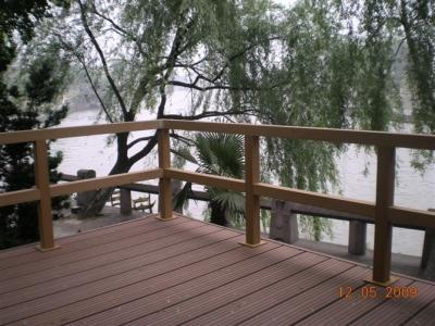 중국 단단한 WPC 합성 Decking 빠르고 간단한 임명 갑판 판매용