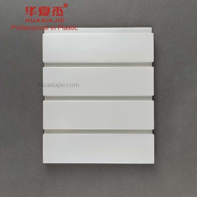 China Painel lustroso alto liso do Pvc Slatwall para o interior da casa à venda