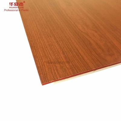 Cina Bello pannello di parete di 2800*600*9mm Wpc per la lunghezza della decorazione 2.9m in vendita