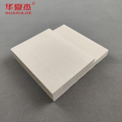 중국 실내 / 실외 사용을 위한 직사각형 모양 스크루 고정된 WPC 도어 프레임 판매용