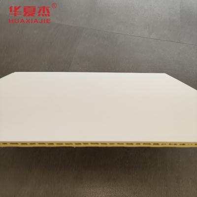 Cina 4ft x 8ft pannello di parete WPC stratificato WPC tavole materiale da costruzione per la decorazione domestica in vendita