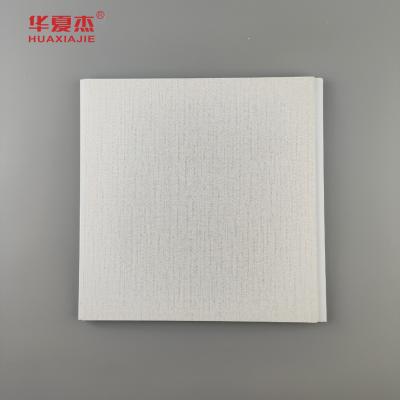 공장 판매 내부 pvc 벽 패널 핫 스탬핑 나무 곡물 pvc 천장 습기 방지 건축 재료
