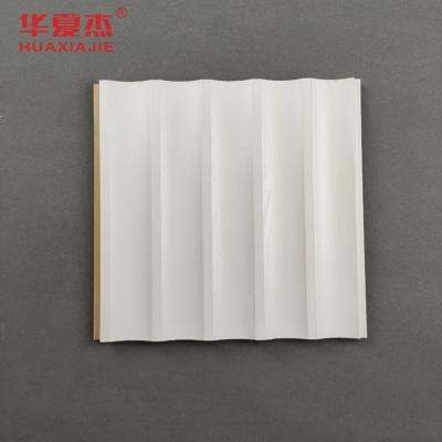 Cina Pannello murale ondulato in WPC (composito legno-plastica) resistente agli agenti atmosferici, 275mm X 9mm, colore bianco in vendita