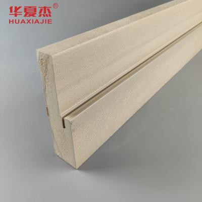 Cina 4-9/16' Larghezza 4,22kg/m Peso Lunghezza personalizzabile Cornice e giunzione di porta in WPC per decorazioni d'interni in vendita