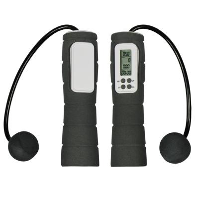 Cina YLY Nero Colore Costruzione del corpo Allenamento aerobico Smart Digital Jump Rope PVC regolabile in vendita