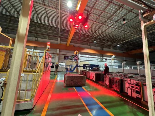 9inch 72W LED Crane Overhead Spot Linear Warning Light High Power Red Blue Spotlight