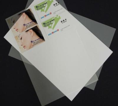 Cina Lastra anima in PVC leggera bianca o colorata per biglietti da visita e serigrafia in vendita