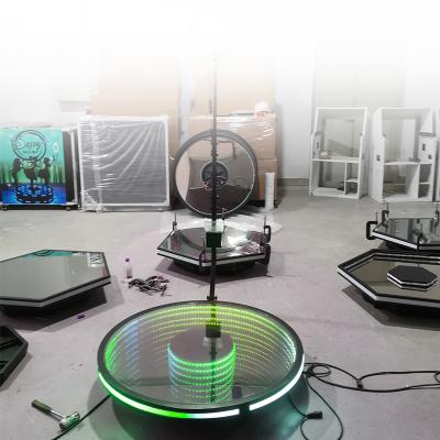 Cina Slow Spinning Portable Camera 360 Degree Photo Booth For Christmas Gift Party in vendita